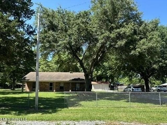 14708 Parker Rd, Biloxi, MS 39532