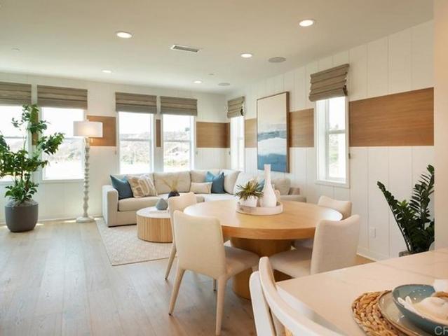 14709 Sierra Way, San Diego, CA 92126