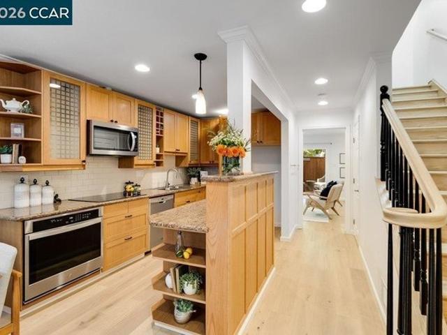 1470 Creekside Dr Apt 18, Walnut Creek, CA 94596