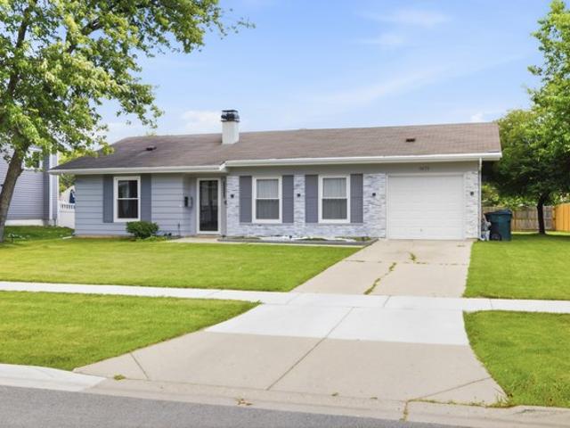 1470 Devonshire Ln, Hoffman Estates, IL 60169