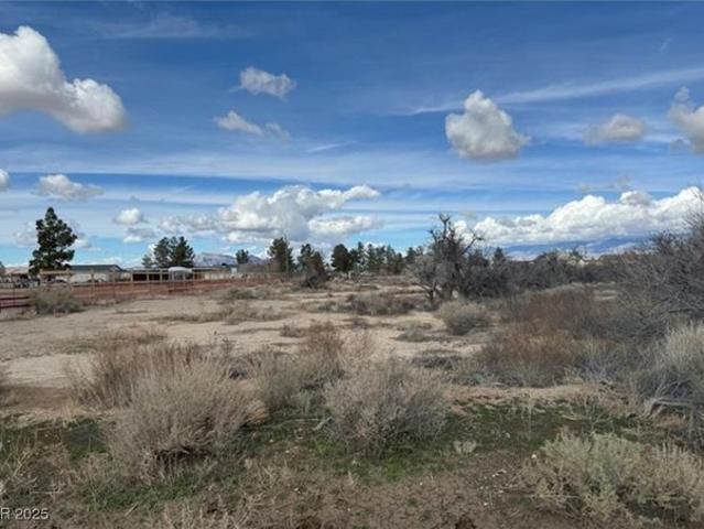 1470 Huracan St, Pahrump, NV 89048