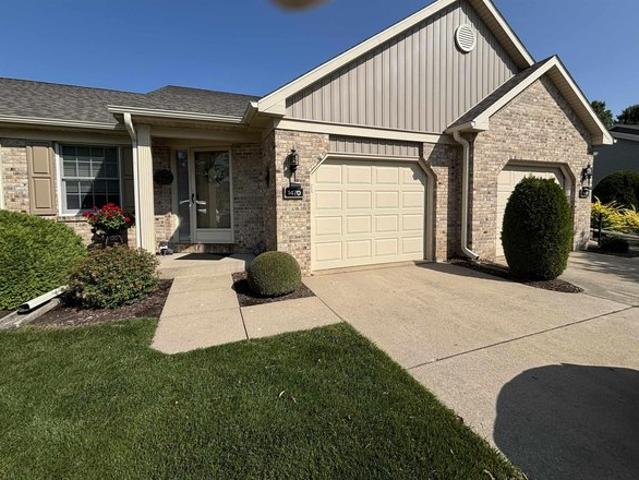 1470 Hampton Cir, Goshen, IN 46526