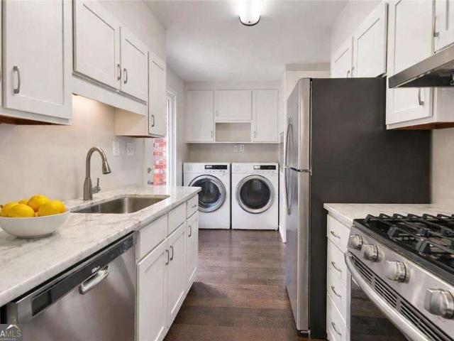 1470 Leafmore Place