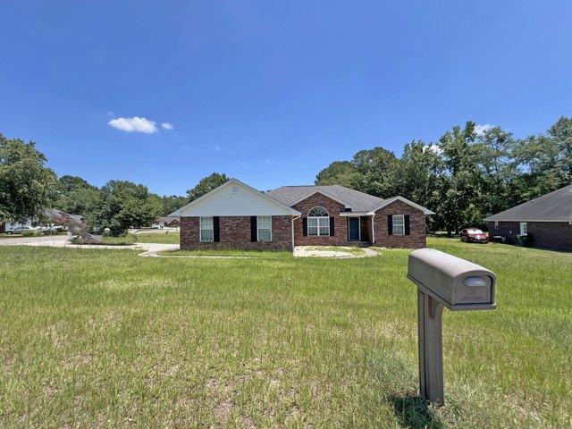 1470 Loblolly Dr, Manning, SC 29102