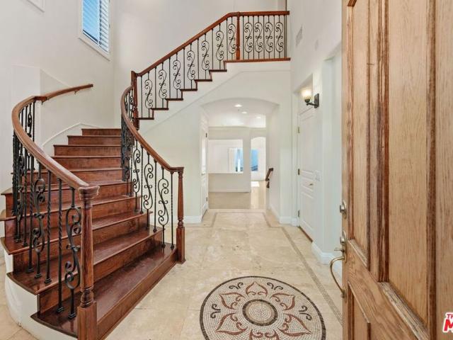 1470 Paseo De Oro