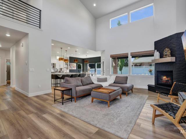1470 Pillar Circle
