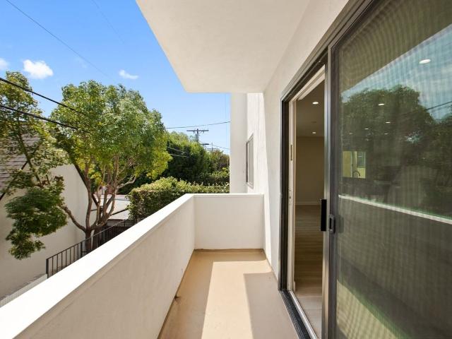 1470 REXFORD, LLC 2 Bedroom Apartment for Rent at 1470 Rexford Dr, Los Angeles, CA 90035 South Robertson