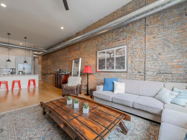 1470 W Webster Avenue # 202