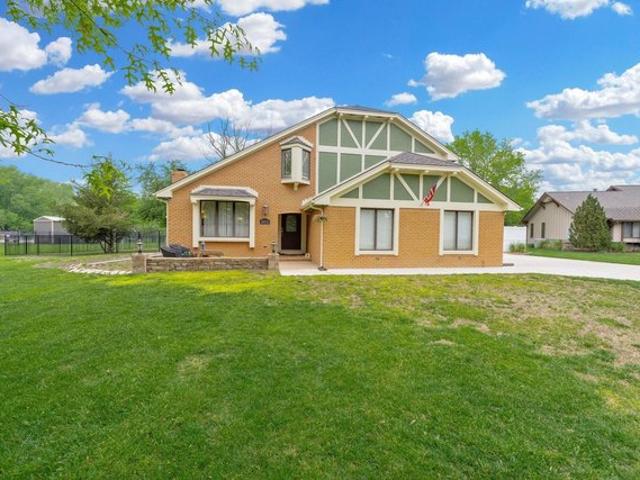 14710 E Willowbend Cir, Wichita, KS 67230