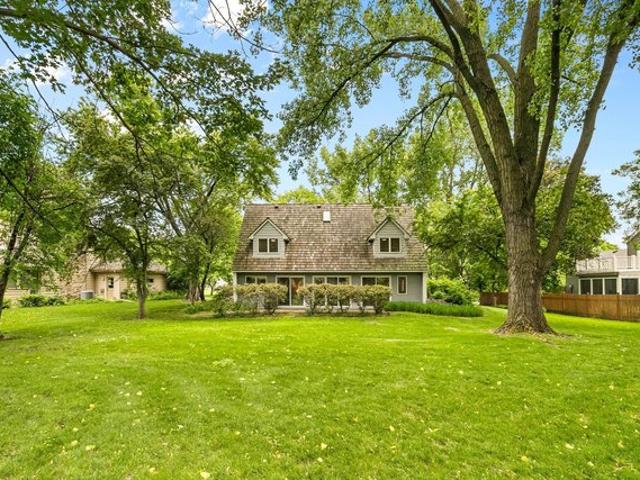 14711 Woodruff Rd, Wayzata, MN 55391