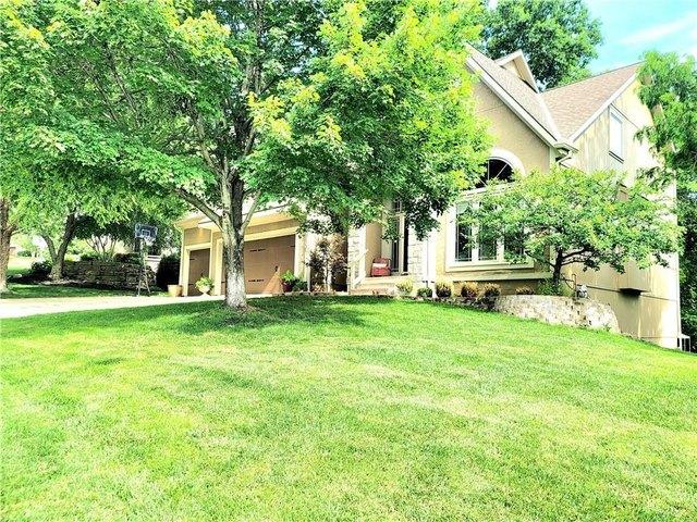 14712 W 70th St, Shawnee, KS 66216
