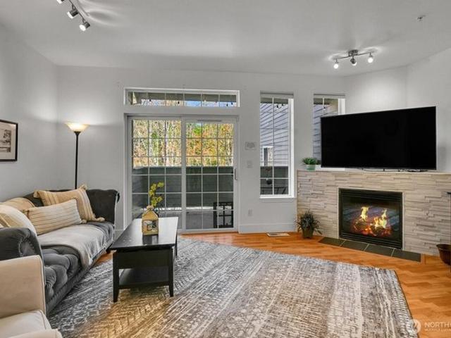 1471 rd Ave W Apt 104, Edmonds, WA 98026