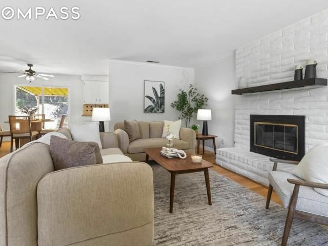 1471 Rock Springs Rd, Escondido, CA
