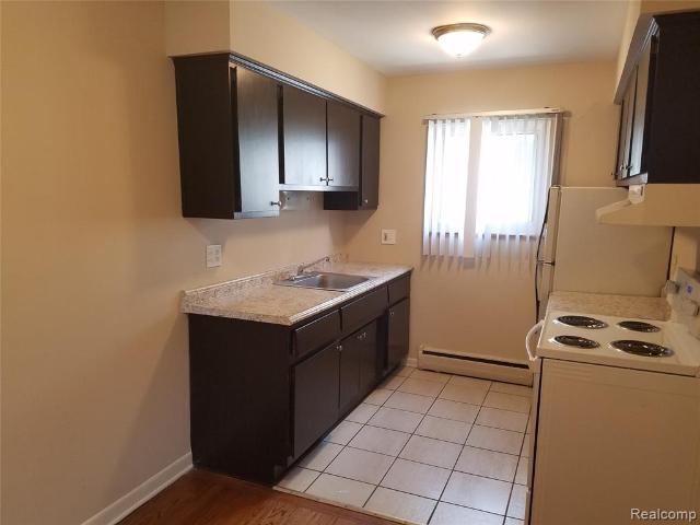 1471 w nine mile road # 10