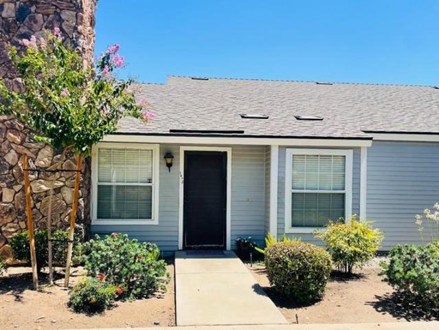 1472 Mayflower Way, Clovis, CA 93612
