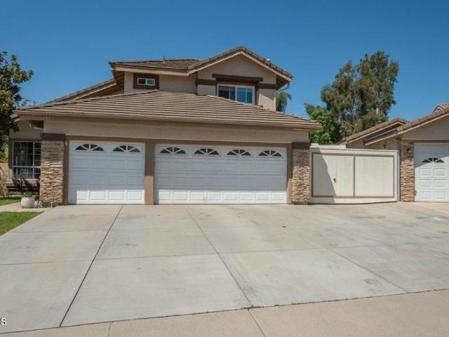 1472 La Culebra Circle