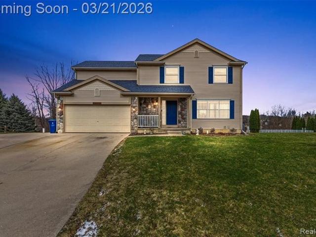 1472 St Lawrence Ct, Fenton, MI 48430