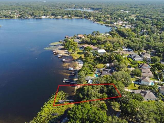14738 Lake Magdalene Cir, Tampa, FL 33613