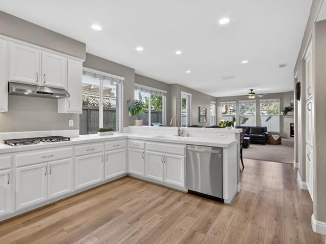 1473 Rose Glen Dr, Roseville, CA 95661