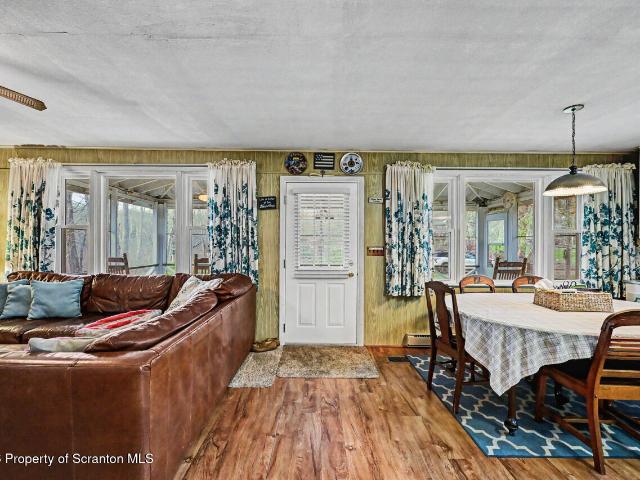 147 3rd St, Gouldsboro, PA 18424 | MLS #SC261570