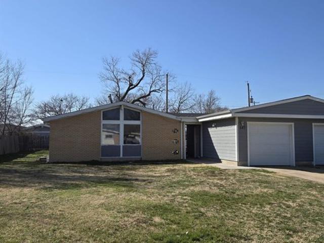 147 149 Hoover Ct, Salina, KS 67401