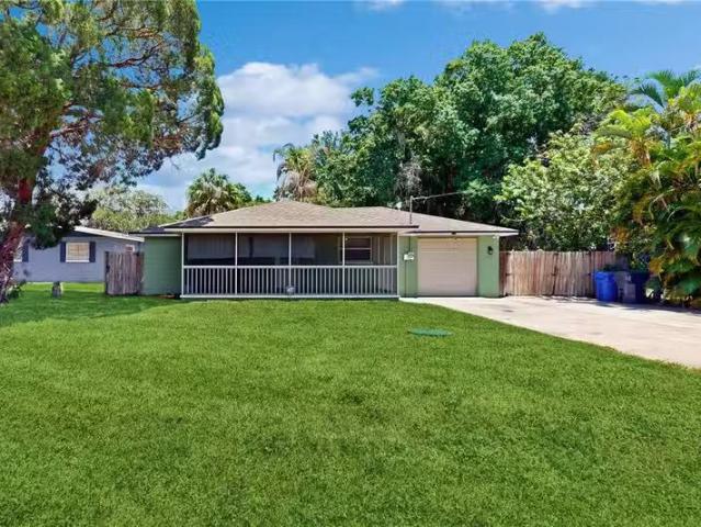 147 18th Street Northwest, Ruskin, FL 33570
