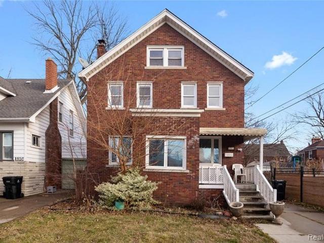147 1st St, Wyandotte, MI 48192
