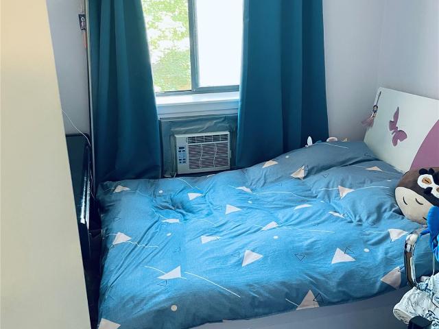 147 48 Roosevelt Avenue 2G