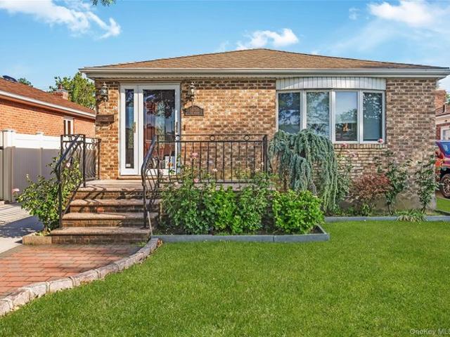 147 58 7th Ave, Whitestone, NY 11357