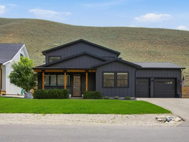 147 Cowcatcher Loop, Bellevue, ID 83313