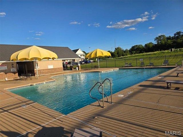 147 Brandy Mill Cir Unit 25E, High Ridge, MO 63049