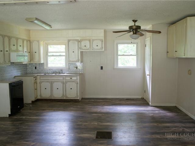 147 Grandridge Road