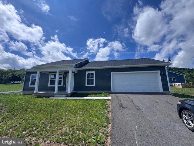 147 Greg Dr, Berkeley Springs, WV 25411