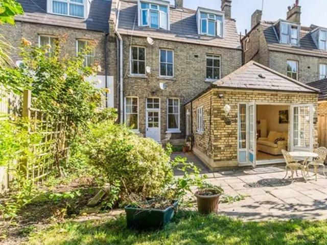 147 Dartmouth Road, London, NW2 4EN, United Kingdom | 2 bed apartment for rent #137171650 | Rentberry