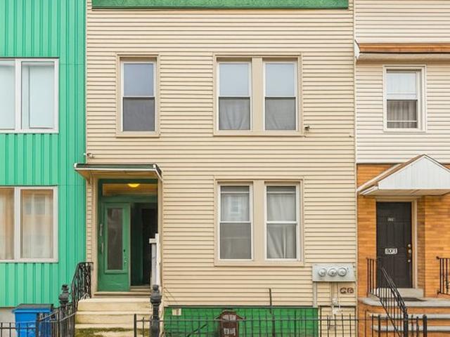 147 Diamond St Unit Building, New York, NY 11222