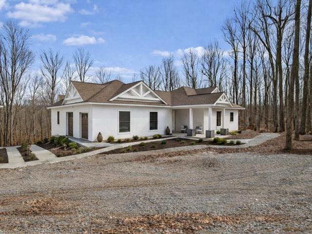 147 Dunrobin Ct