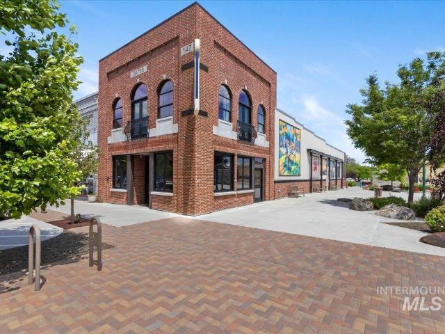147 E Main Ave