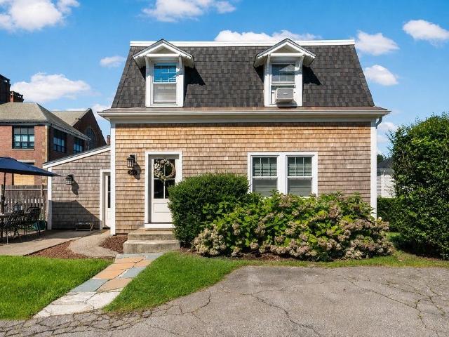 147 Evarts Street, Newport, US, RI