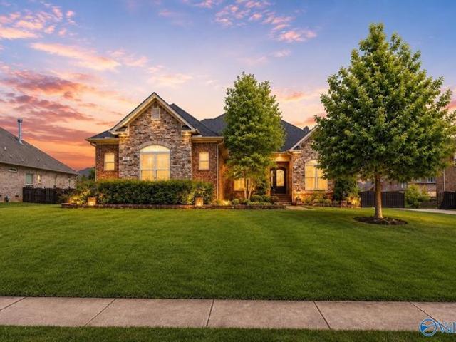 147 Forest Ridge Dr, Huntsville, AL 35806