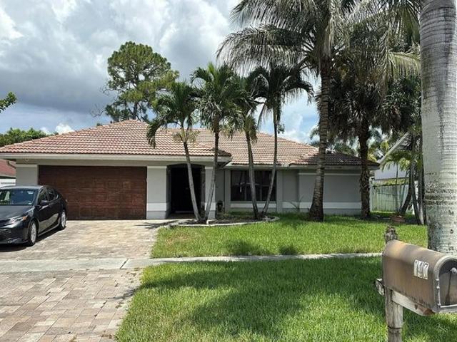 147 Kings Way, Royal Palm Beach, FL 33411