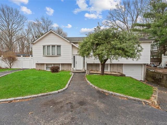 147 Horseblock Rd, Centereach, NY 11720
