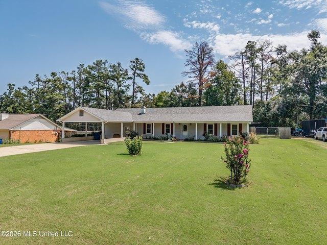 147 Hemlock Rd, Batesville, MS 38606