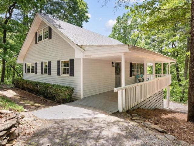 147 Hester Gap Rd, Cleveland, GA 30528
