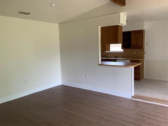 147 Hillcrest St, Jacksboro, TX 76458 | MLS #21245 | Compass