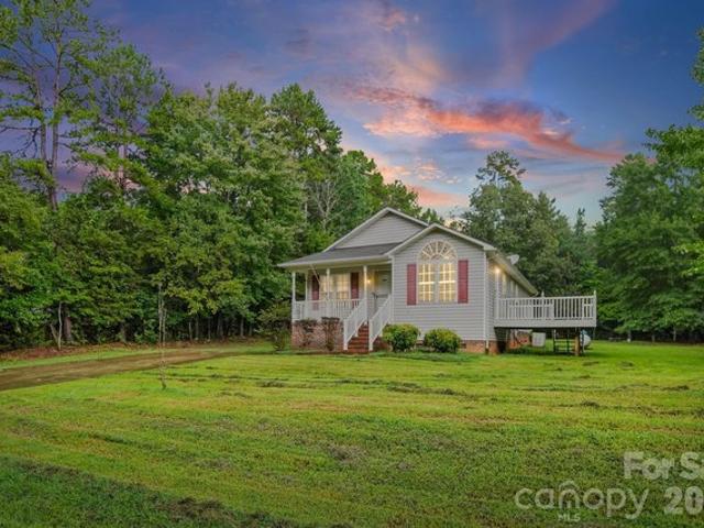 147 Island Terrace Rd, Statesville, NC 28677