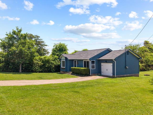 147 Luckyleaf Trail NE