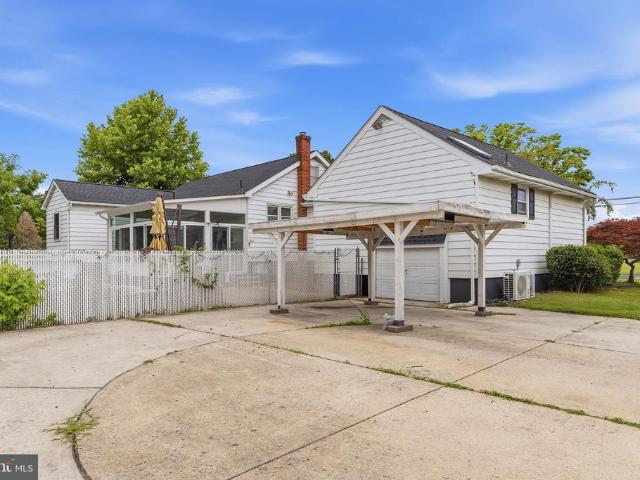 147 Mott Avenue