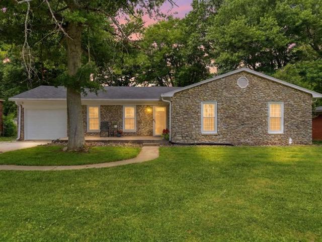147 Meadowbrook Dr, Frankfort, KY 40601