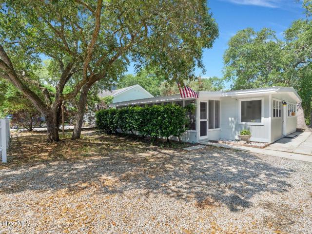 147 NW 10th Street