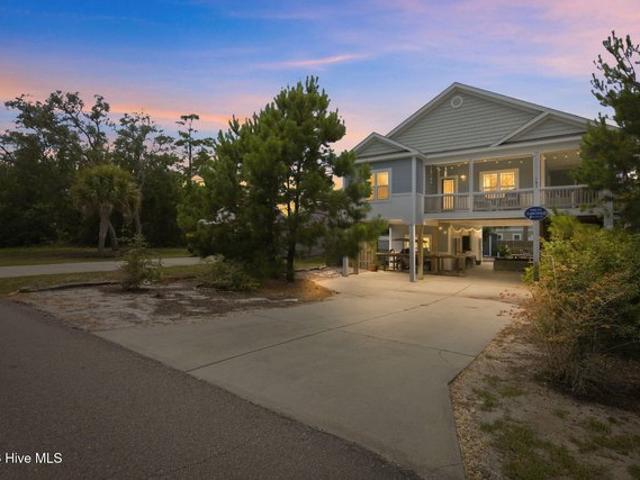 147 NW 11th St, Oak Island, NC 28465